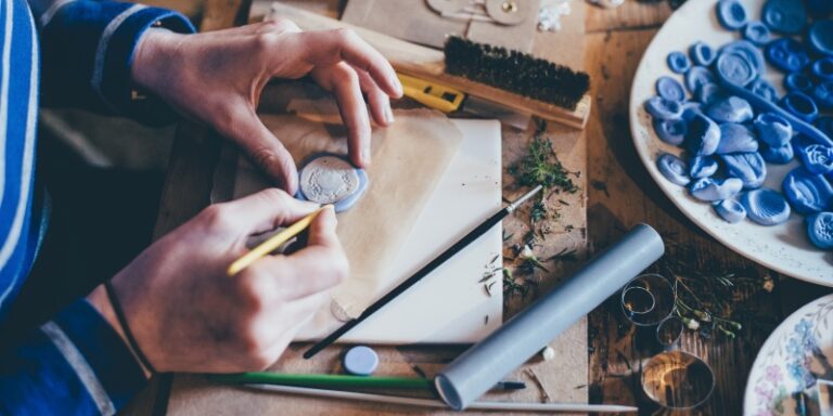 What's the Difference between Arts & Crafts? | Crafters Diary